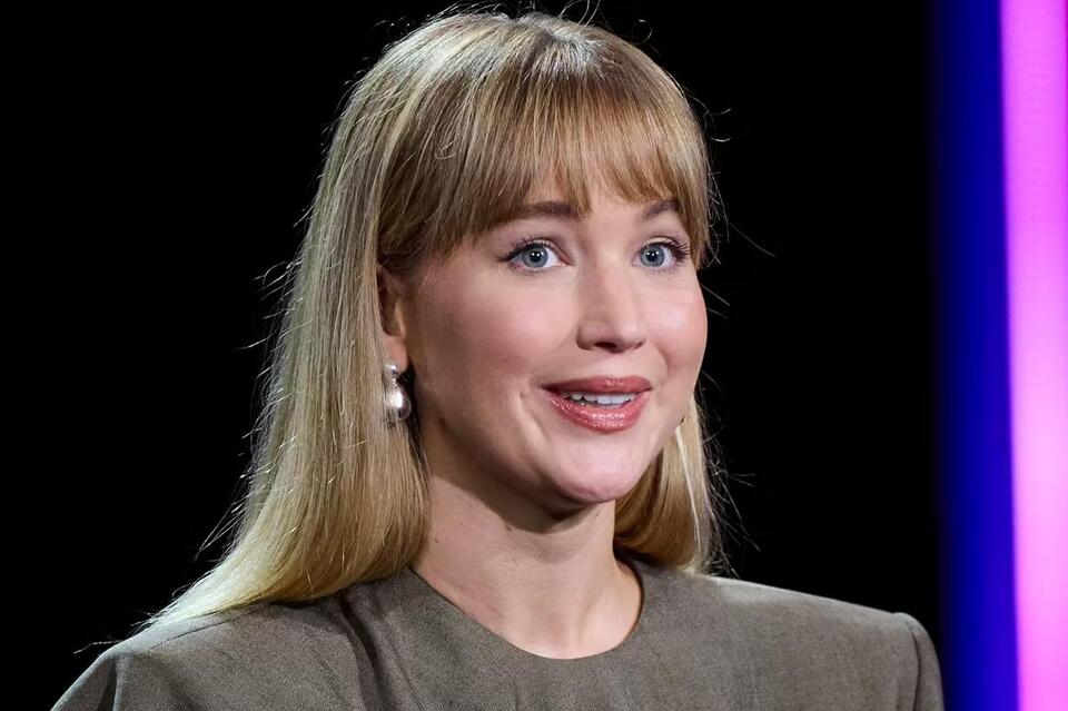 The Summer I Turned Pretty Fan Jennifer Lawrence Is Team Jeremiah ...