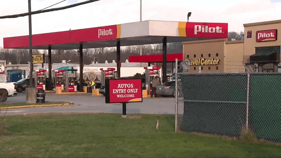 New interstate signs aim to alleviate traffic at busy Nitro Pilot ...