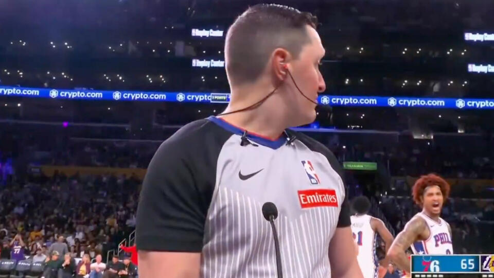 Kelly Oubre Jr. Stuns Arena After Random Shout Interrupts Referee’s ...