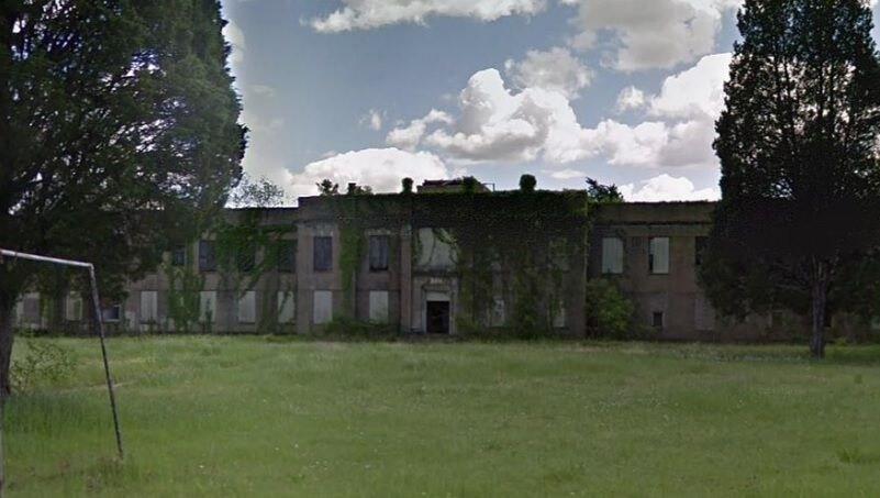 The Story Of That Creepy Abandoned Building in Marshall, TX - NewsBreak