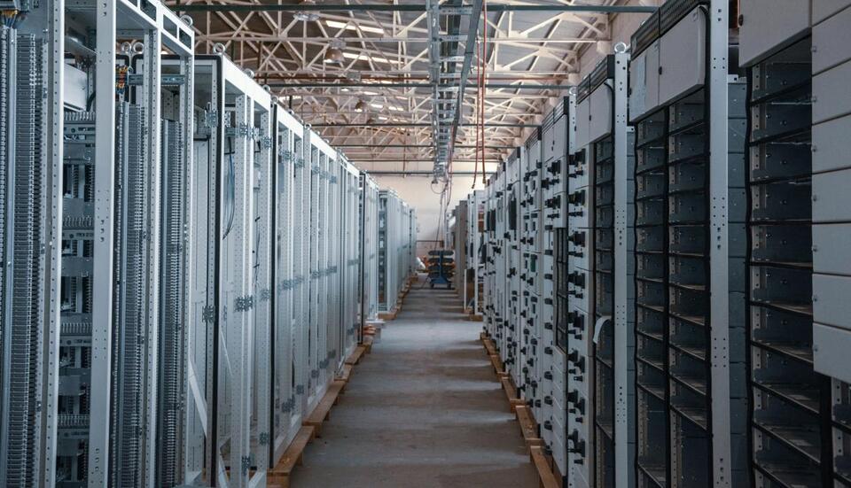 Staunch Opposition to Dubuque Data Center Leads to Possible Moratorium ...
