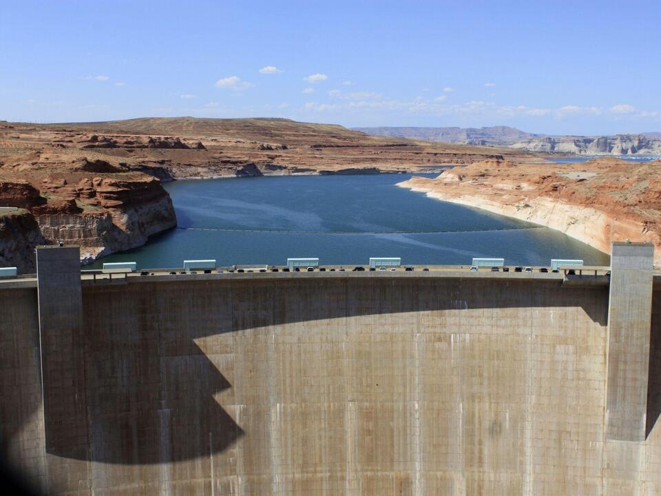 Plumbing problem at Glen Canyon Dam threatens Colorado River system ...