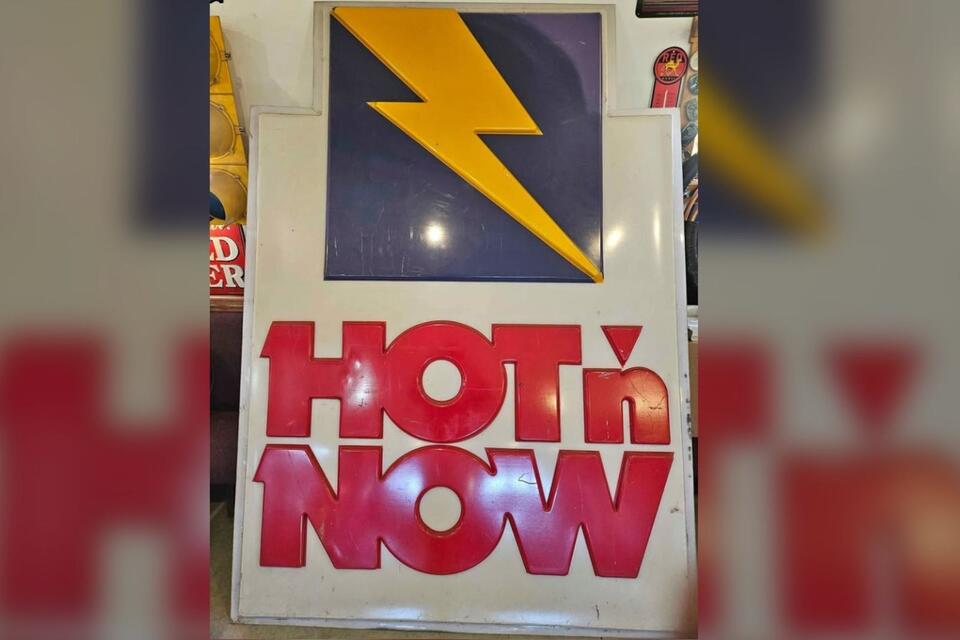 Vintage Hot 'N Now Sign Listed For Sale in Michigan - NewsBreak