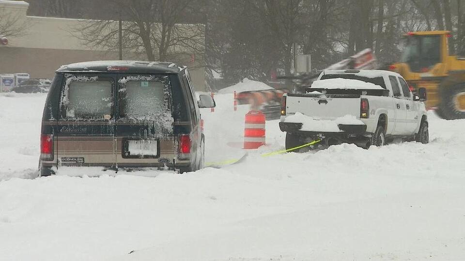 Blizzard Elsa puts freeze on normalcy as cleanup is underway for record ...