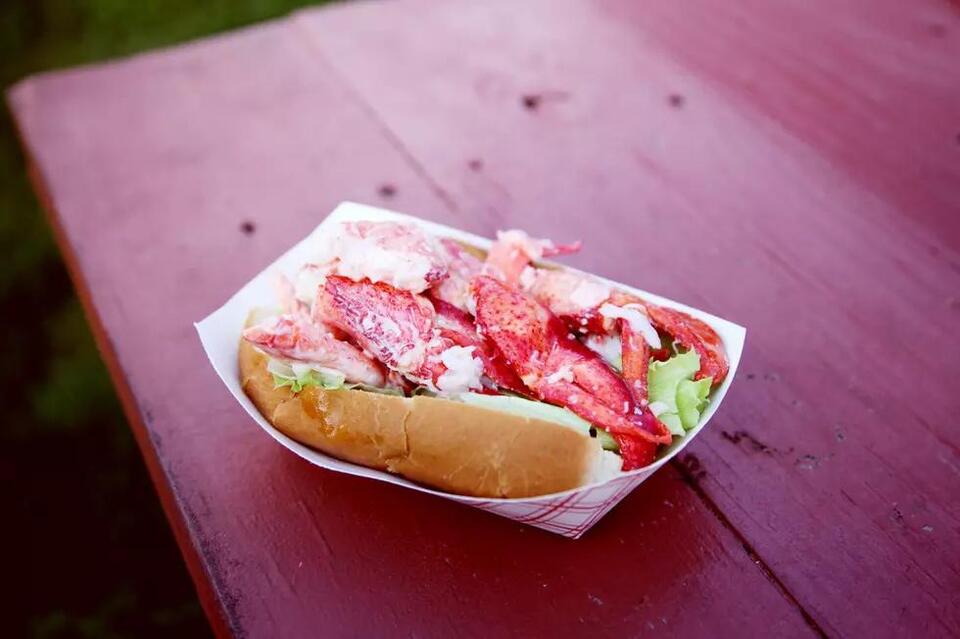 A Social Media Star’s Quest to Find Maine’s Best Lobster Roll - NewsBreak