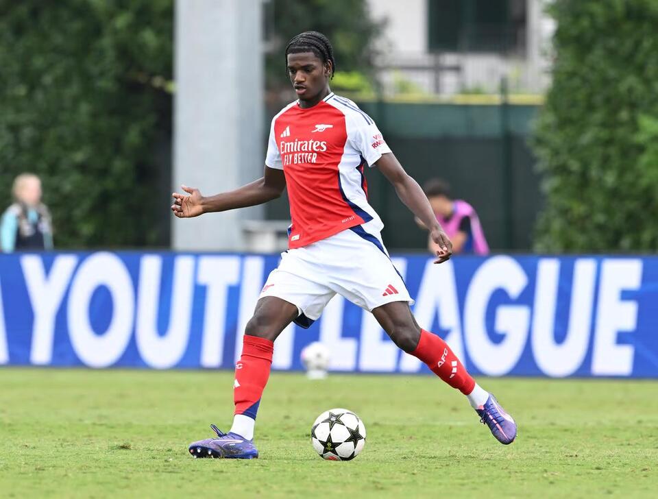 Manchester United complete deal to sign Ayden Heaven from Arsenal ...