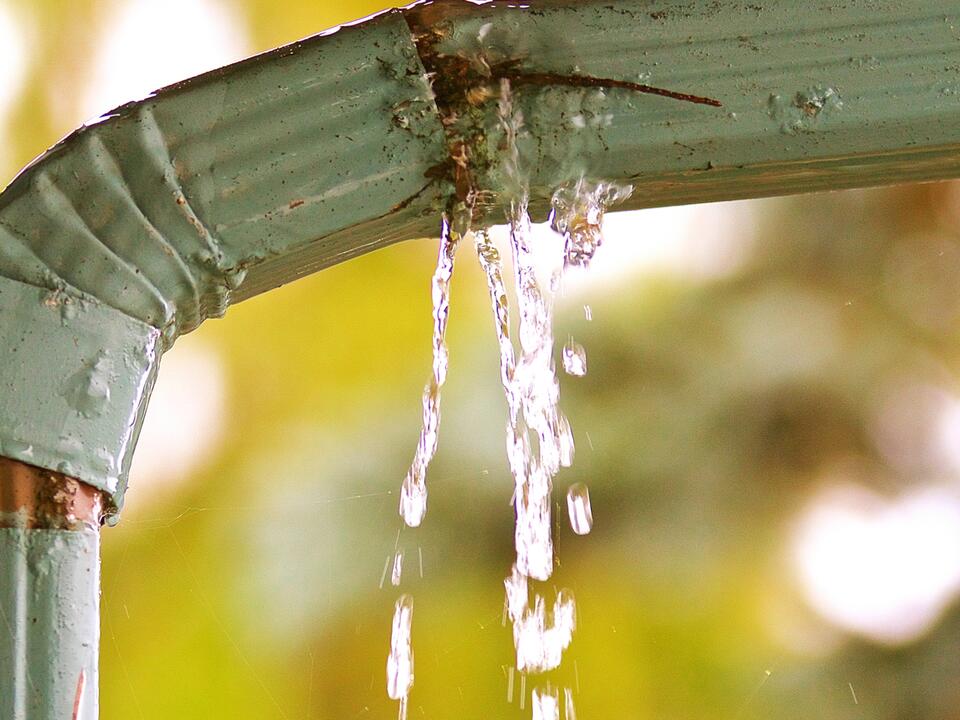 How to Repair a Leaky House Gutter