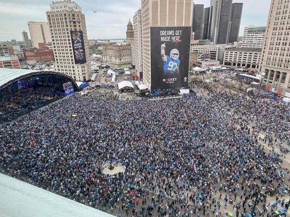 2024 NFL Draft: Detroit breaks draft attendance record with 700,000 ... 2024 NFL Draft: Detroit breaks draft attendance record with 700,000 ...