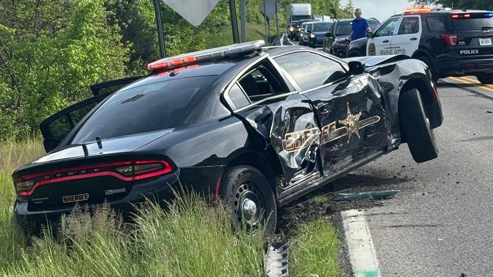 Dearborn County deputy injured in crash while responding to call ...