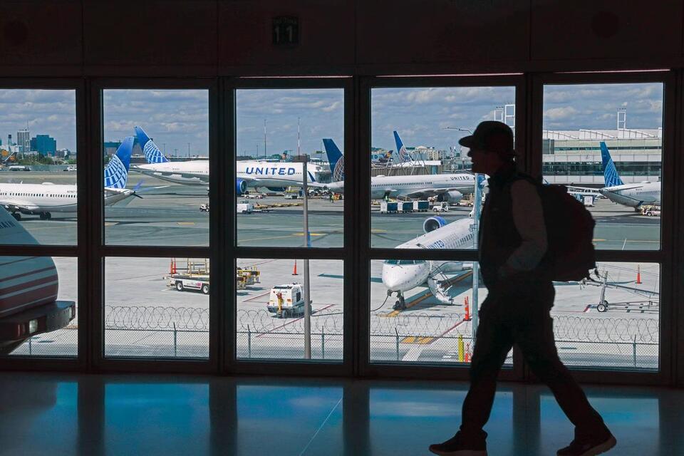 Air traffic controller shortage worsens amid government shutdown ...