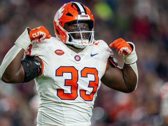 Atlanta Falcons officially sign Ruke Orhorhoro to rookie contract