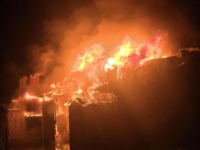 2 firefighters injured in large Woodbury Apartments fire in Parma ...