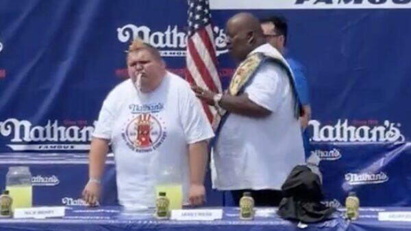 Contestant vomited on stage during Nathan’s lemonade chug contest ...