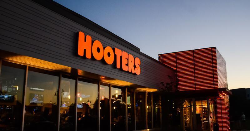 Hooters is reportedly preparing a bankruptcy filing - NewsBreak