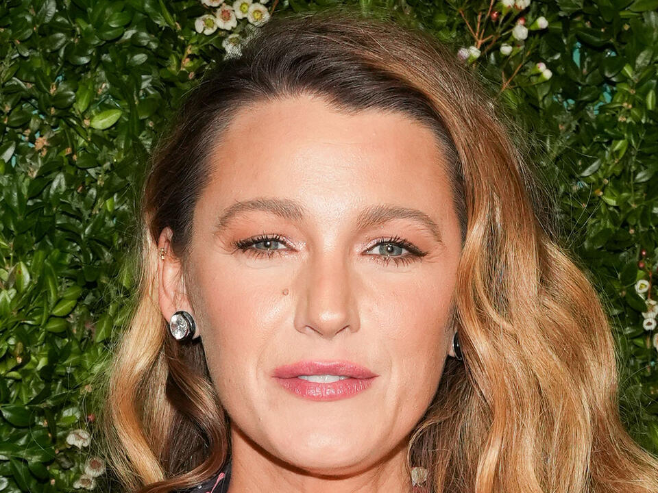 Fans Call Out Blake Lively For Being 'Rude' And 'Fat-Shaming' A ...