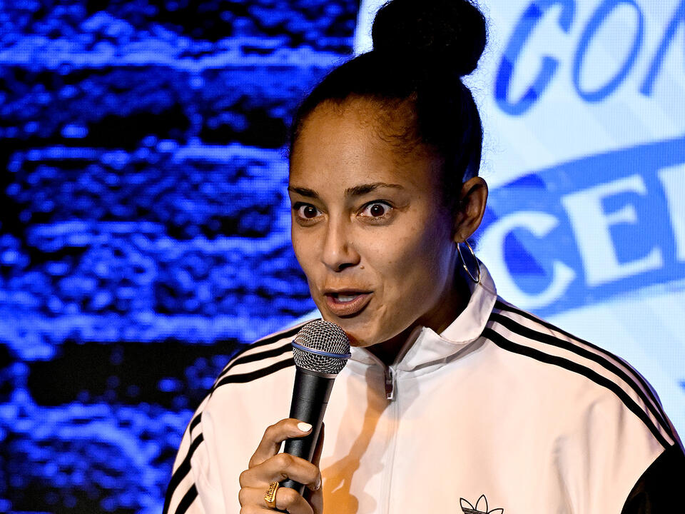 Here's What "Insecure" Actor Amanda Seales Had To Say About Her Falling ...