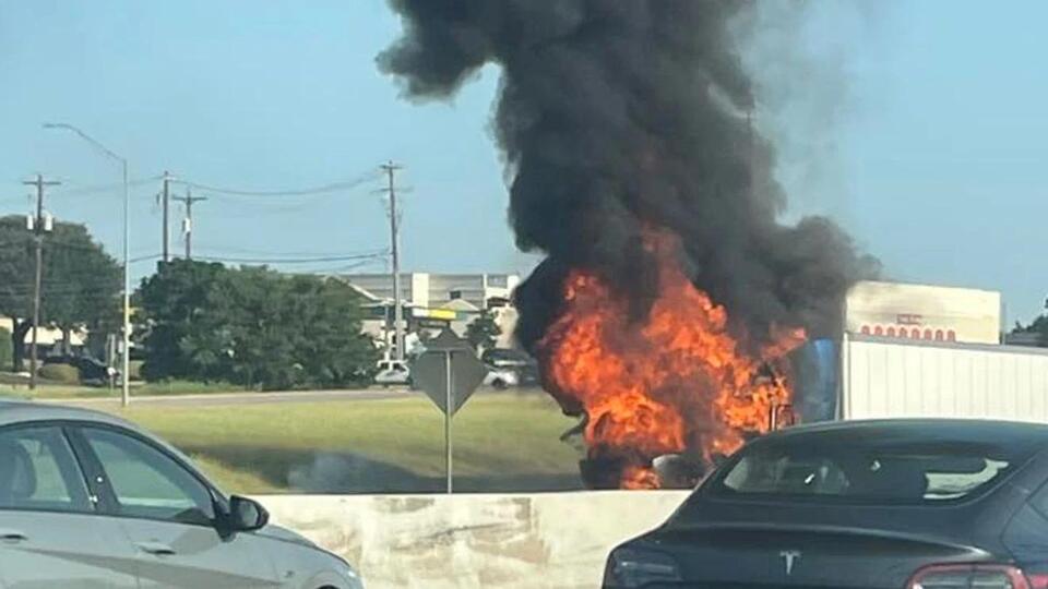 Crews extinguish semi-truck fire on I-35 in Georgetown - NewsBreak