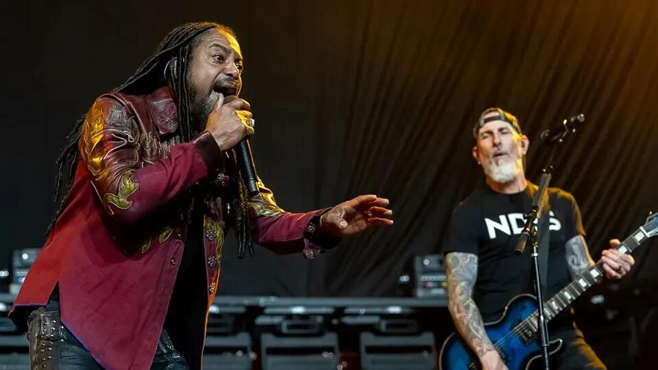 Heavy Song of the Week: Sevendust Lock into Their Signature Groove on ...