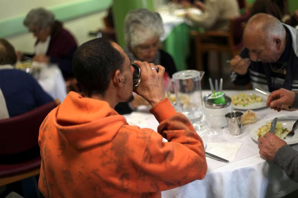 Free Easter holiday meal service scheduled - NewsBreak