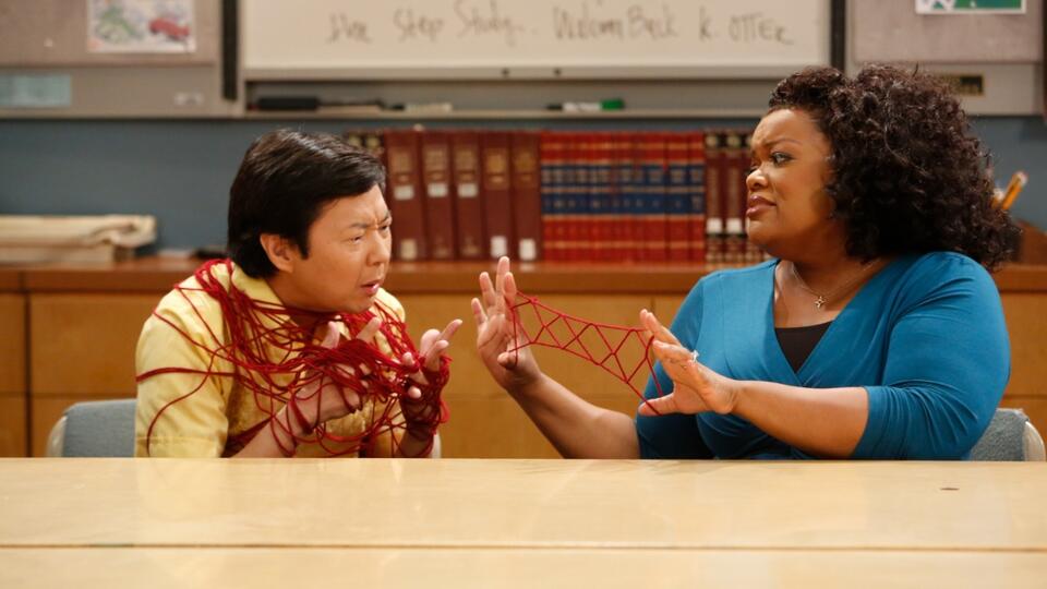 Community’s Yvette Nicole Brown & Ken Jeong Reunite Ahead of Reunion ...