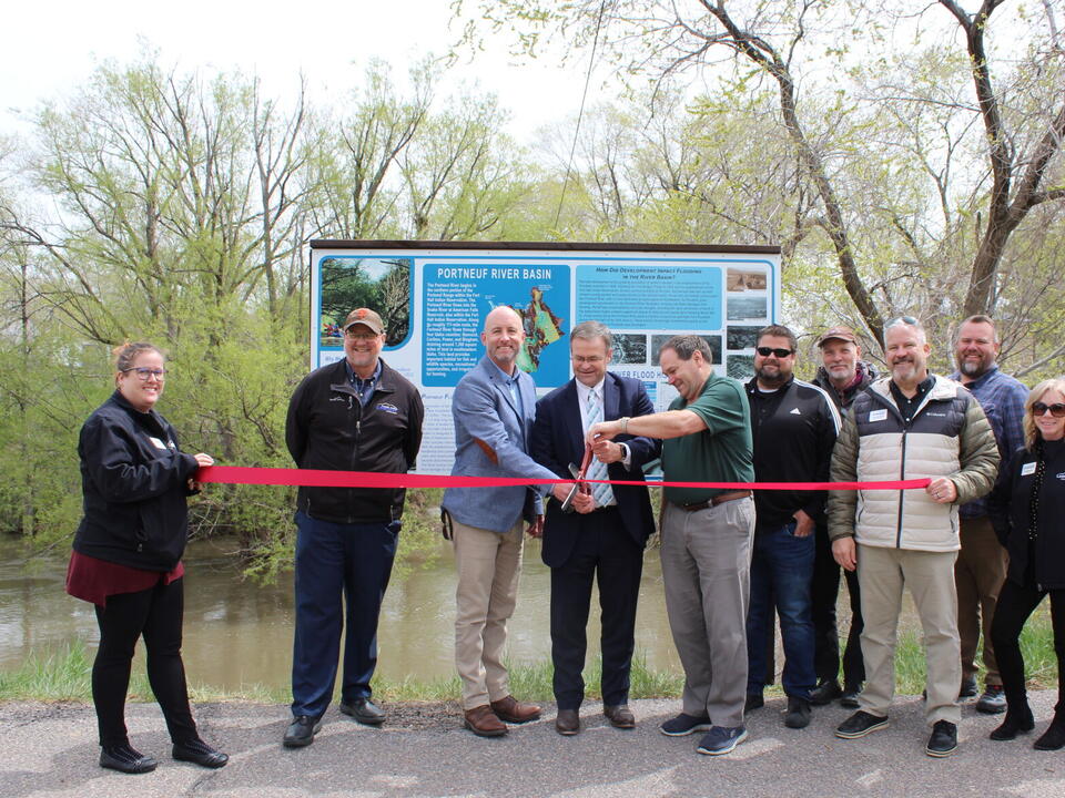 New Portneuf River flood sign erected along Riverside Drive