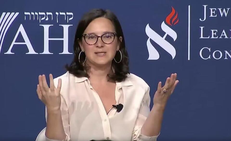 Bari Weiss mocked for suggesting ‘charismatic’ voices like Alan Dershowitz are what CBS News ...