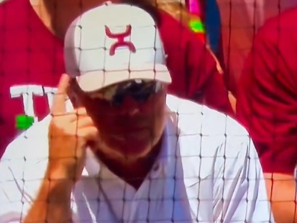 Jeff Kent had tough reaction to son’s big mistake in College World Series