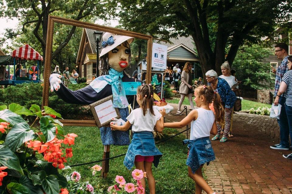 Peddler's Village in Lahaska, PA Announce Scarecrow Season Events ...