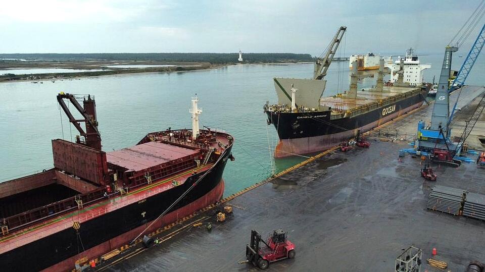 Canadian firm to acquire breakbulk, steel terminal at Mexico’s Port of ...