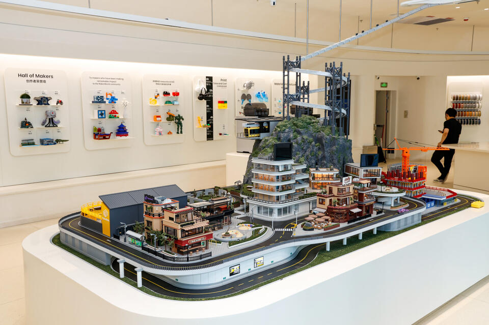 3D Printing News Briefs, October 1, 2025: Bambu Lab Store, Shape ...