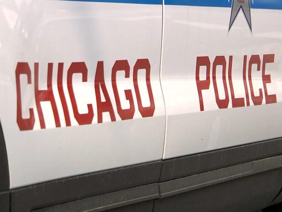 Man shot and killed in South Chicago, police say