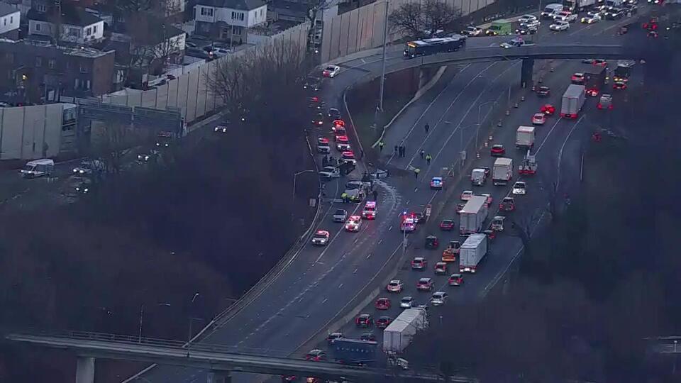 Long Island Expressway accident causes major morning delays l LIVE ...