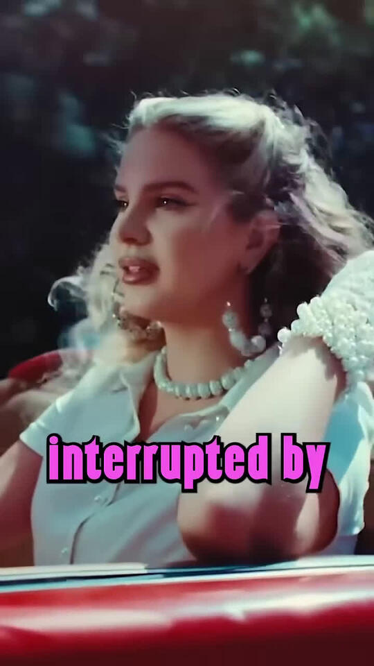 Fan interrupted Lana Del Rey to say this😂 - NewsBreak