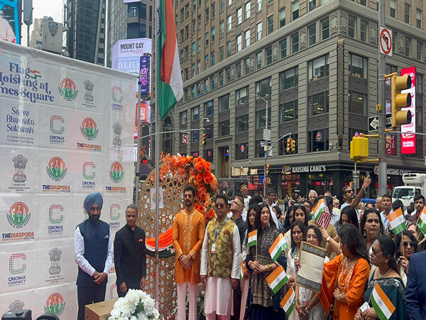 Indian flag hoisted at iconic Times Square as part of Independence Day ...