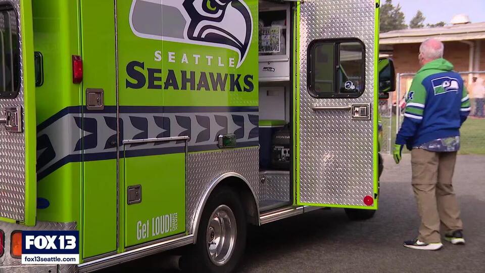 'Fanbulance Unit 12' brings doses of Seahawks pride to North Sound ...
