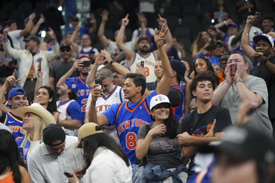 Desperate for a Championship, Knicks Fans Clear Out Team Store Merch ...