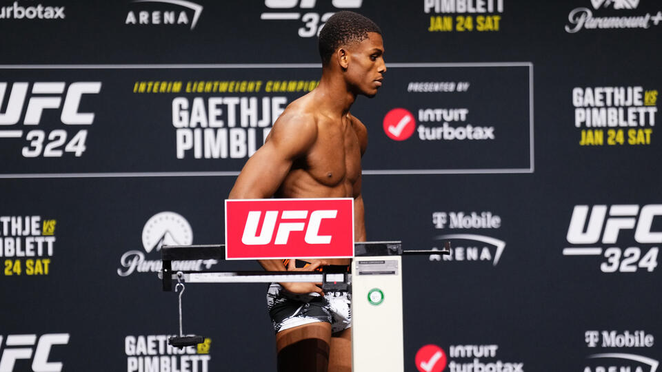 Cameron Smotherman Collapses to Floor After UFC Weigh-In - NewsBreak