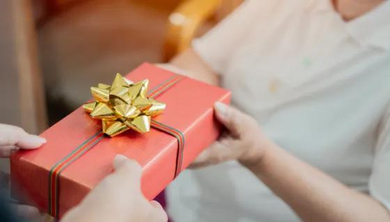 Returning A Gift? Here Are The Retailers With The Best & Worst Return ...