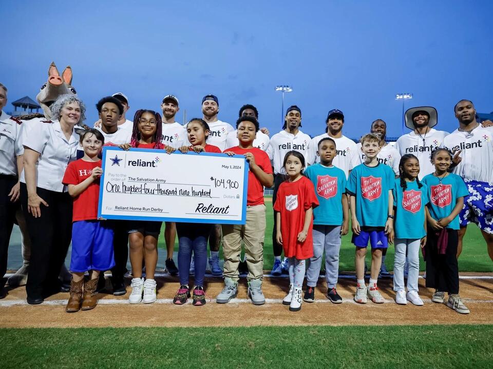 Reliant Home Run Derby with Dallas Cowboys Scores $145,000 to North ...