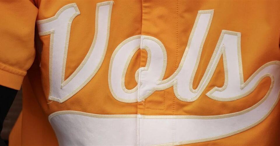 Tennessee baseball makes uniform tweaks ahead of Josh Elander era ...