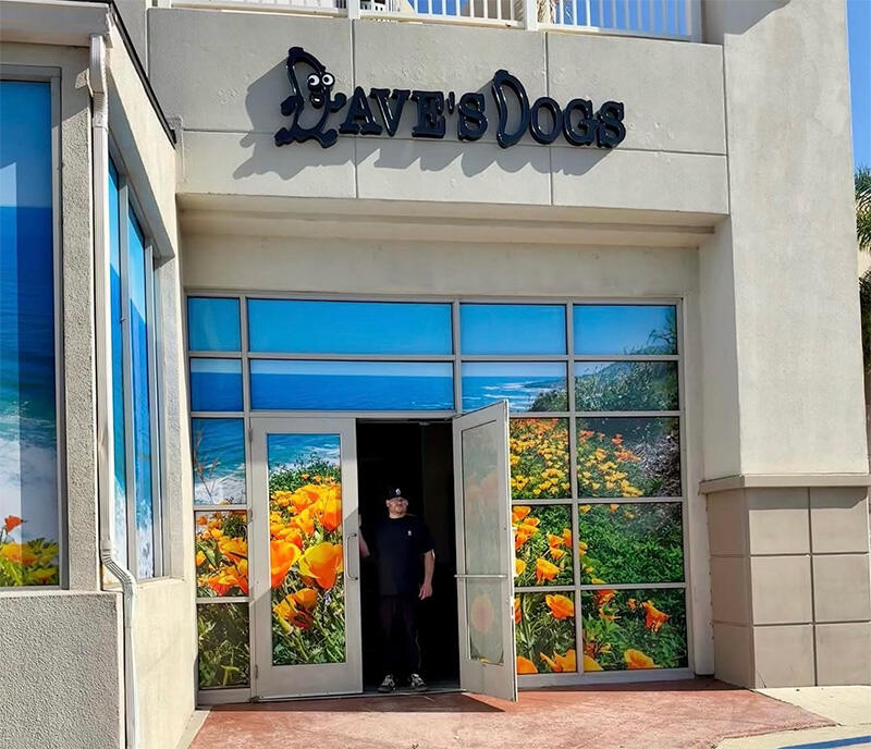 DAVE’S DOGS OPENS IN VENTURA - NewsBreak