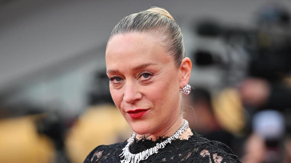 ‘Monsters’ Actress Posts Then Deletes Pics With Marilyn Manson - NewsBreak