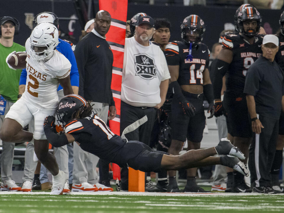 Texas receiver Johntay Cook II uses his NIL deal to reward Longhorns ...