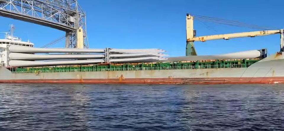 Video Shows How Those Gigantic Wind Blades Get To Minnesota - NewsBreak