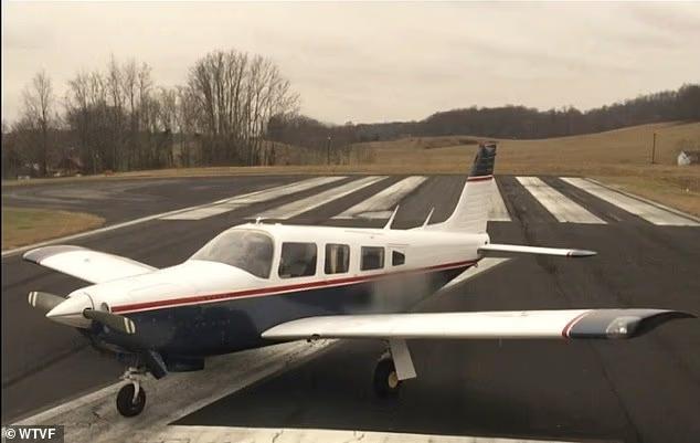 Terrifying video shows what happened when small plane moved into path ...