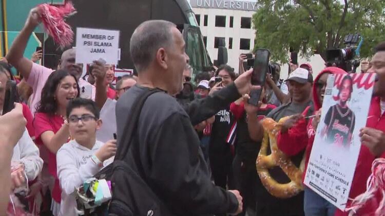 ‘It’s our time. Go Coogs!’ | Fans hold special sendoff for University ...