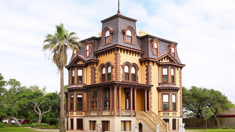 Historic and amazing George Fulton Mansion in Texas was built by ...