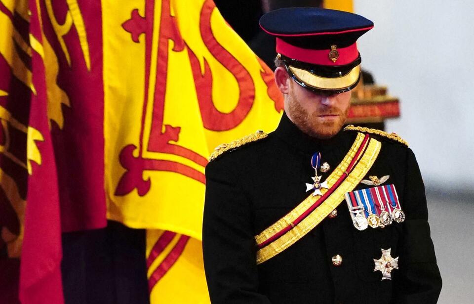 What Does the 'ER' Cypher Mean and Why Was It Removed From Prince Harry ...