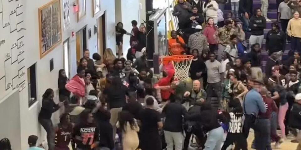 Brawl Erupts After Barton-England High School Basketball Game in Poyen ...