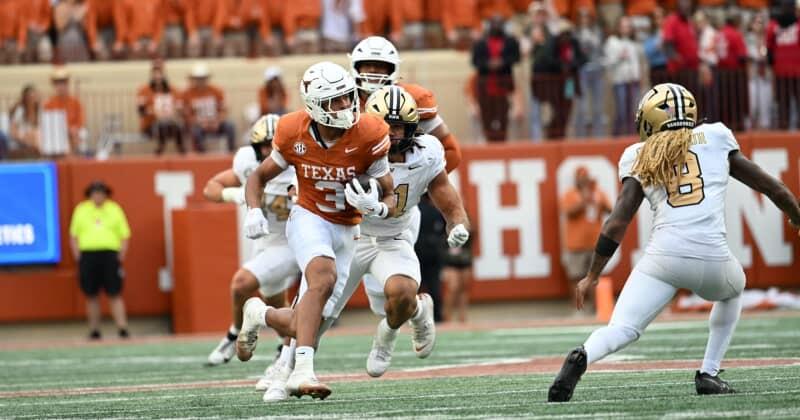 A complete game from Texas’ receiving core bodes well for the Longhorn ...